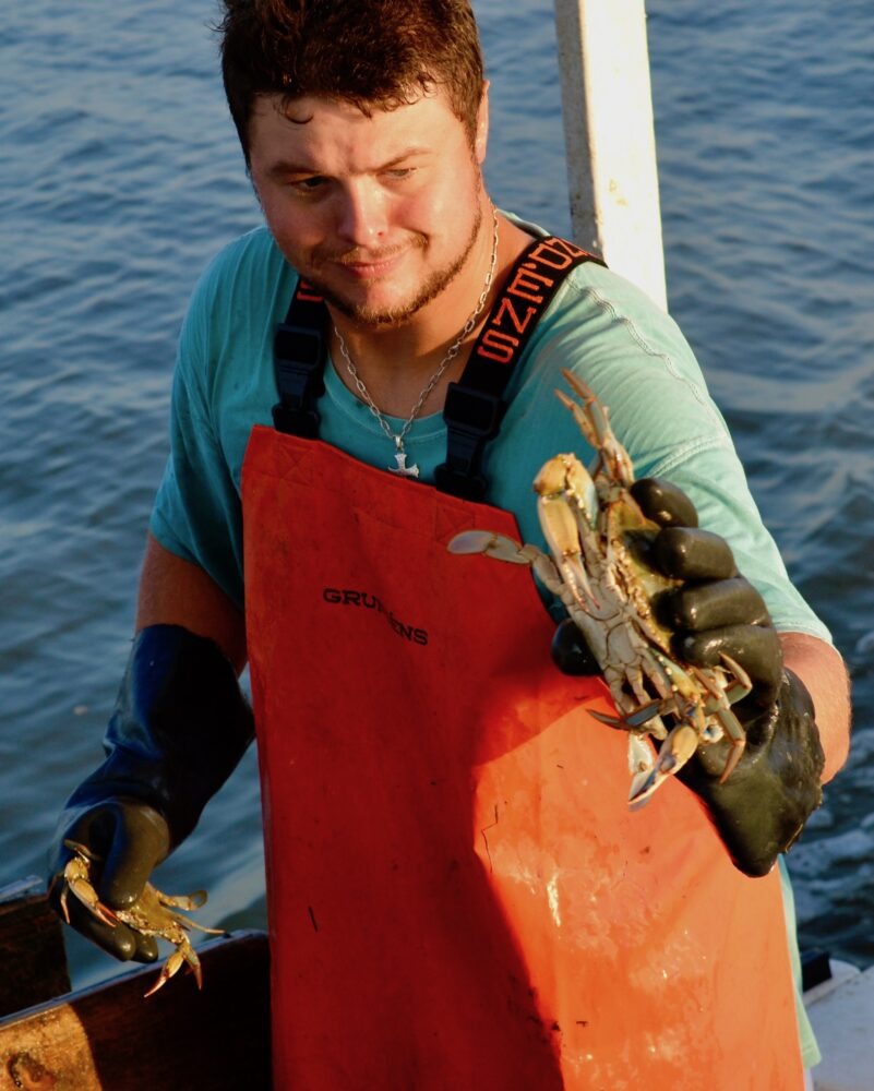 Crabbing 101: Fishing the pots on the Rappahannock • Rivah Visitor's Guide