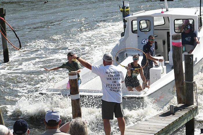 Extreme boat docking: Rip roarin’ ropin’ wide open on the water • Rivah ...