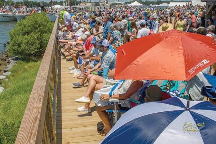 Extreme boat docking: Rip roarin’ ropin’ wide open on the water • Rivah ...